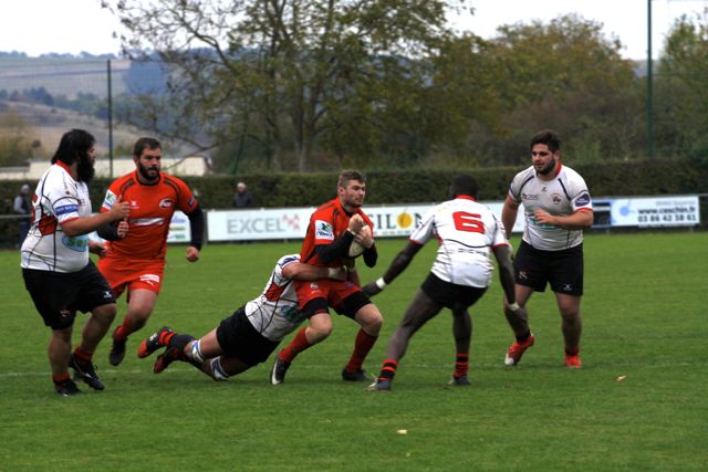 Rugby Club Auxerrois : la victoire et puis c'est tout ! - AUXERRE TV